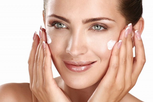 ドルマイシン軟膏はニキビケアに有効？！効果や副作用から検証！ | Facial care